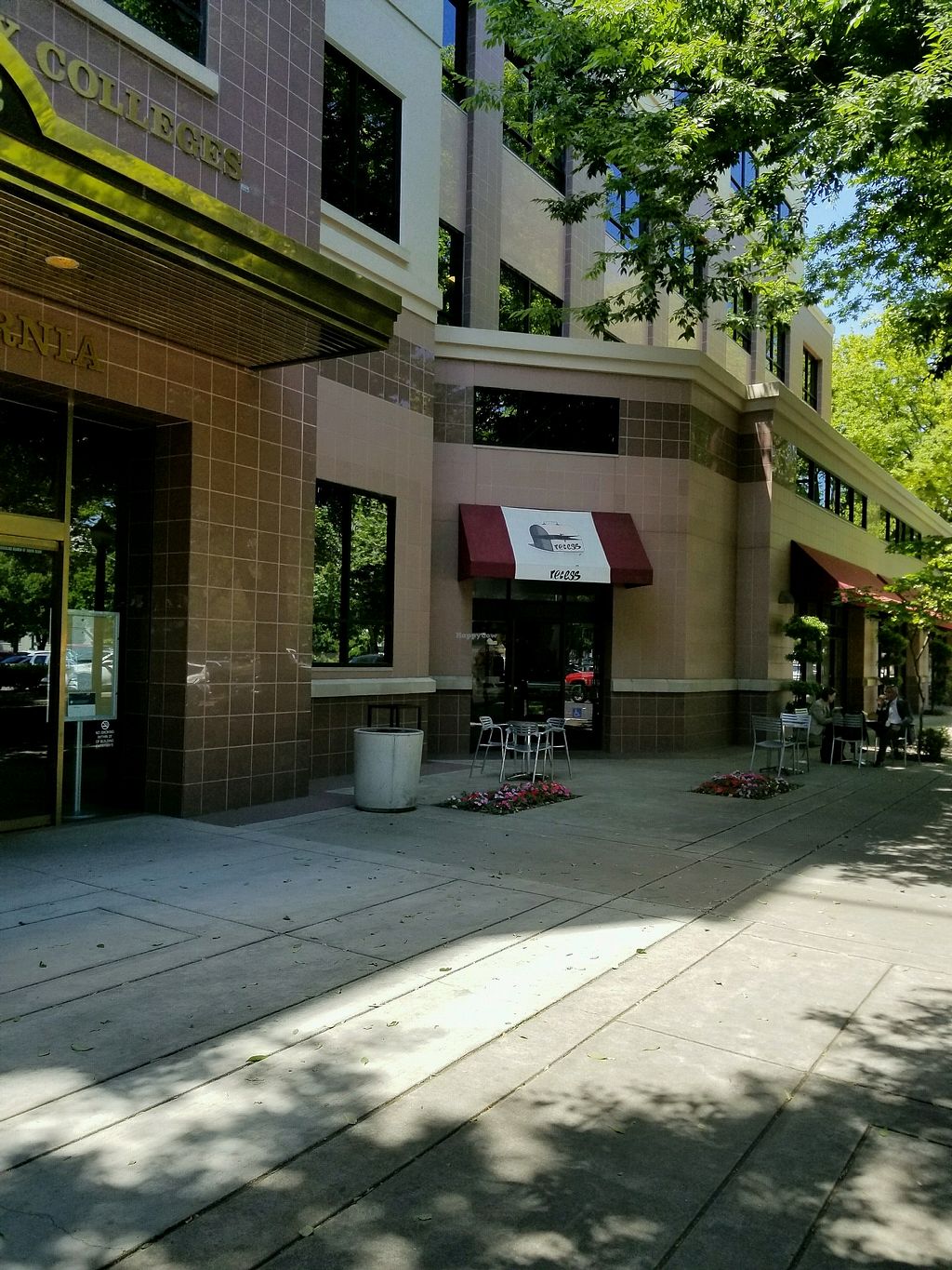 CLOSED: Recess Cafe - Sacramento California Restaurant - HappyCow