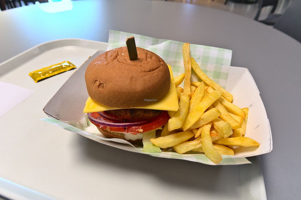 Warner Bros. Studio Tour - Watford Restaurant - HappyCow