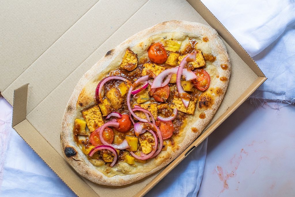 Flat Earth Pizzas - East London | Review "The best vegan pizza in ...