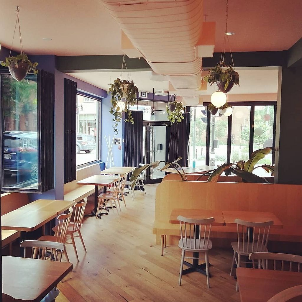 CLOSED: Hello 123 - Notre-Dame St - Montreal Quebec Restaurant - HappyCow