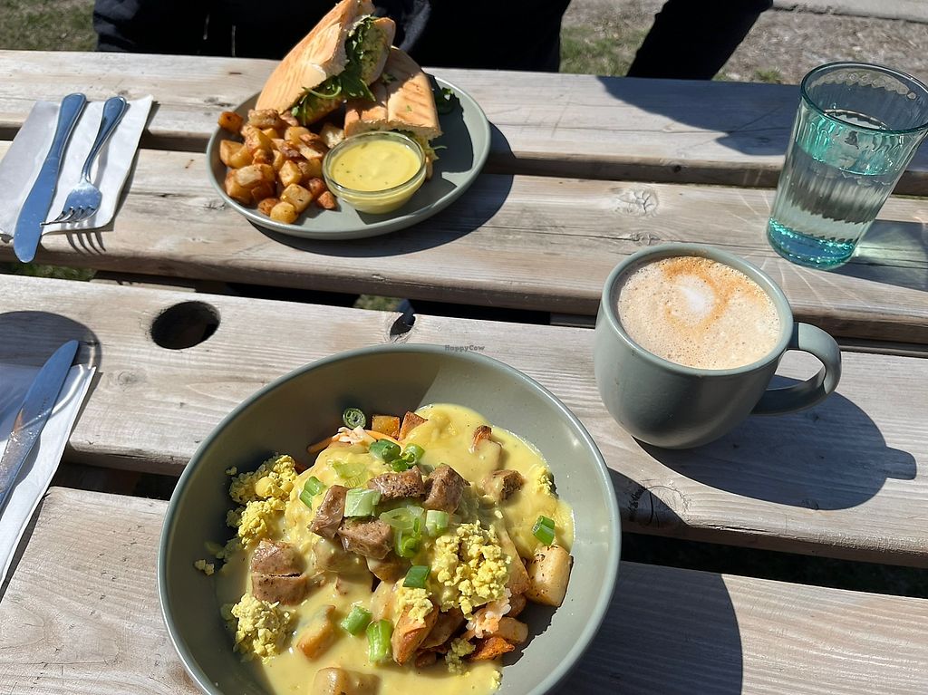 CLOSED: Le Maskwa - Mascouche Quebec Restaurant - HappyCow