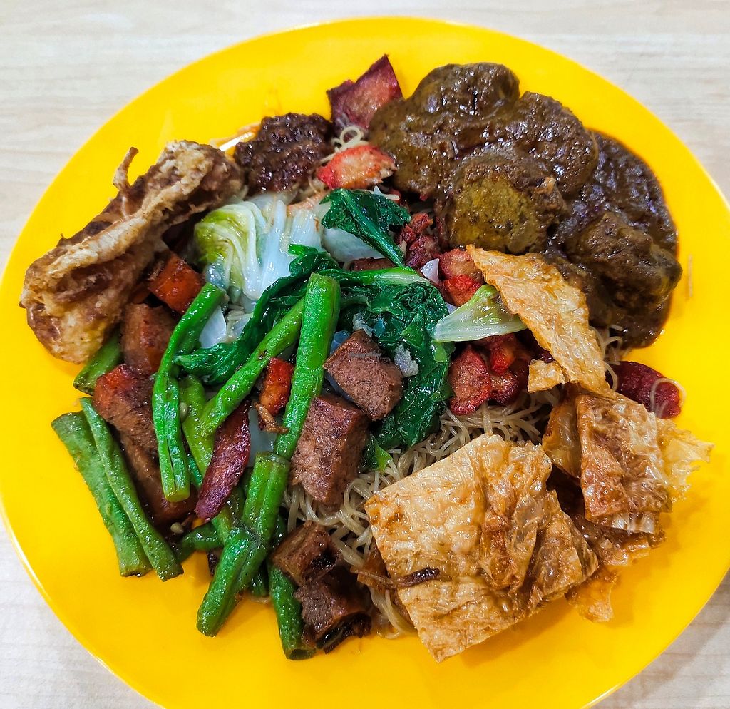 CLOSED: Lai Lai Vegetarian - 来来素食 - Central Singapore Restaurant - HappyCow