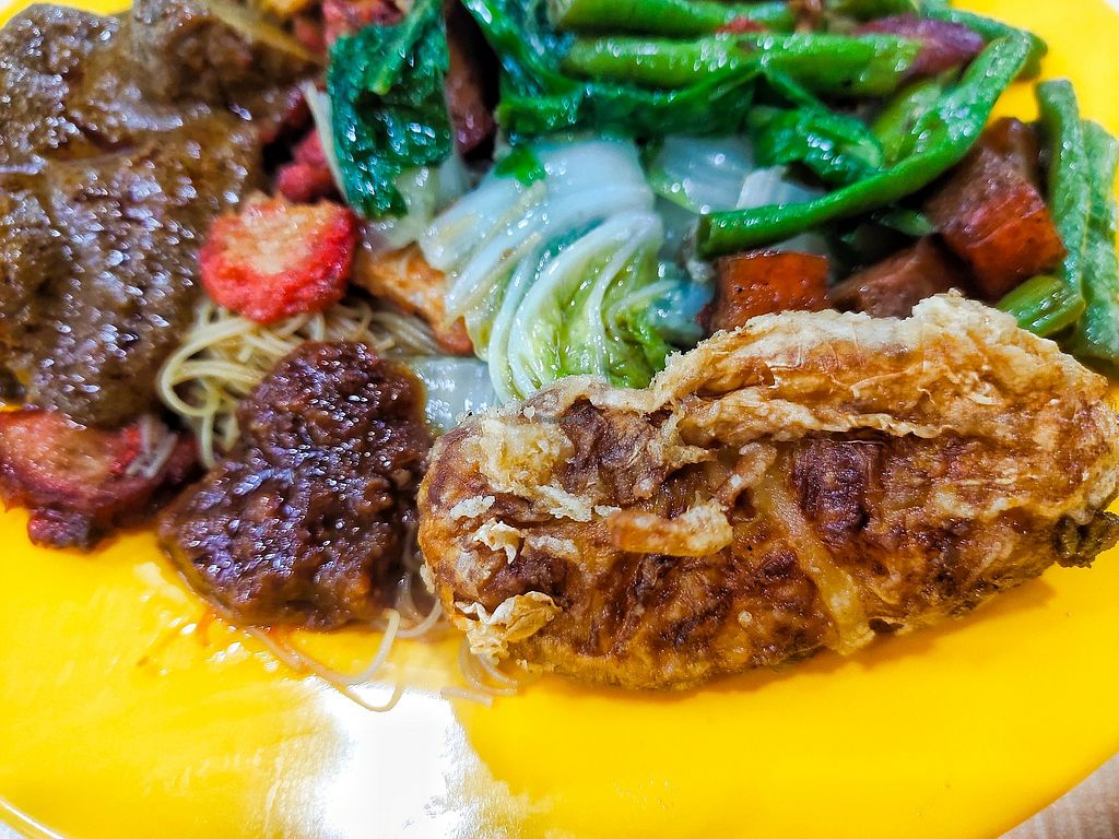 CLOSED: Lai Lai Vegetarian - 来来素食 - Central Singapore Restaurant - HappyCow