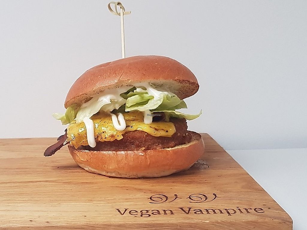 CLOSED: Vegan Vampire - Billericay | Review " Best burger I've ever had ...