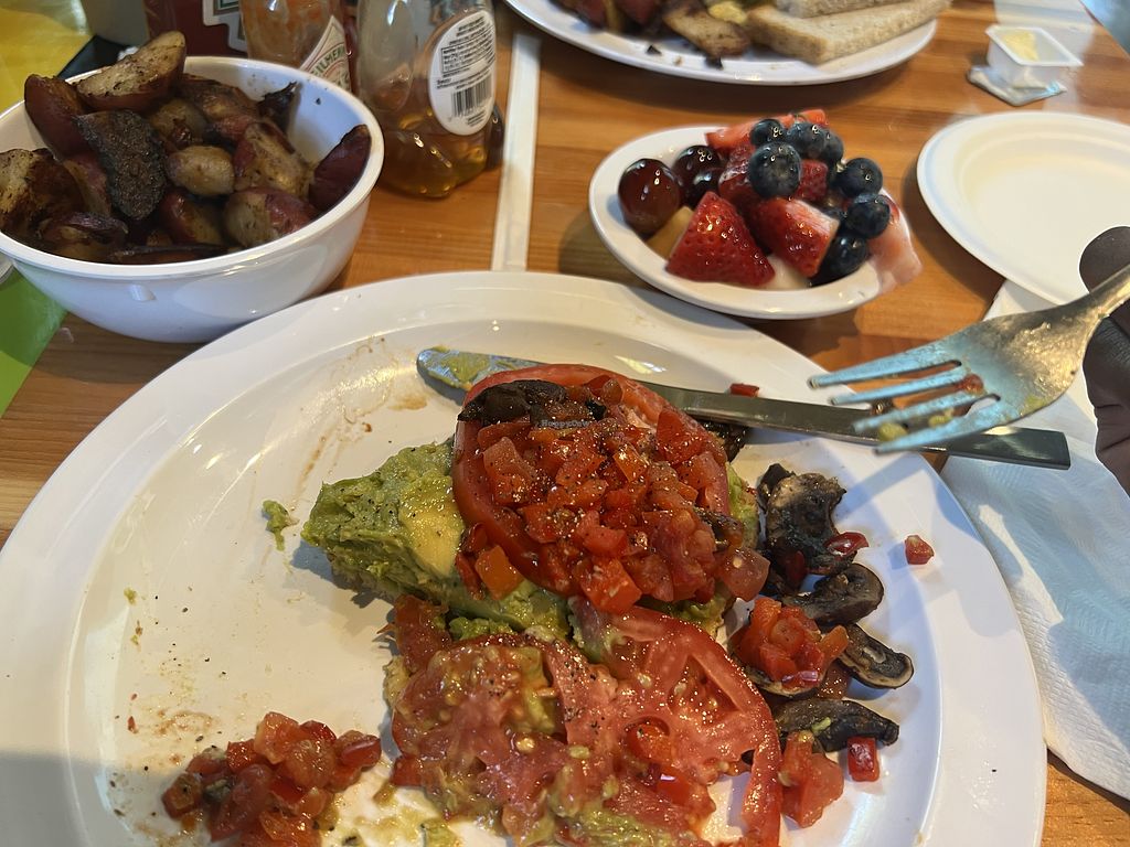 CLOSED: Friends Table - Peachtree City Georgia Restaurant - HappyCow