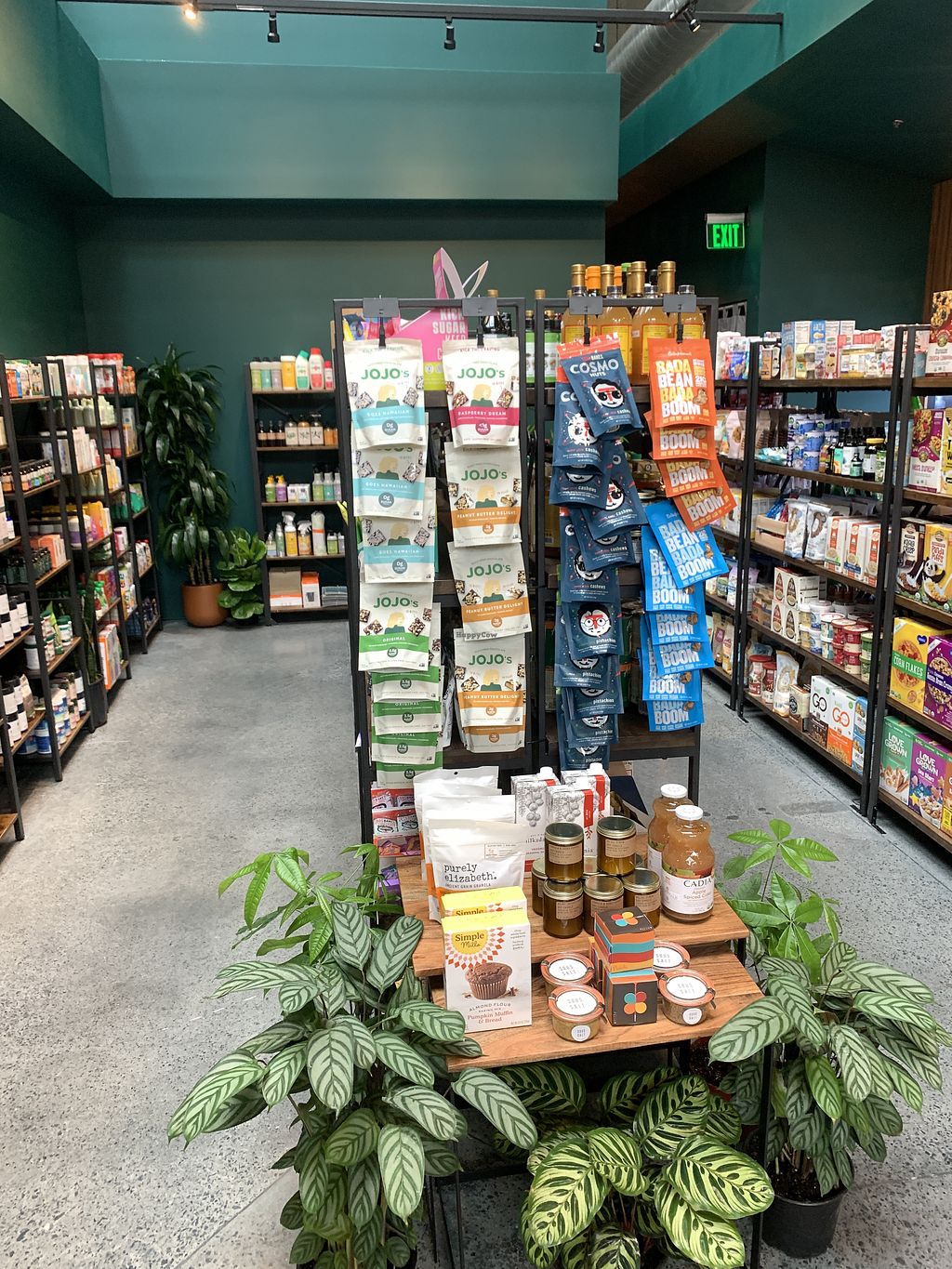 CLOSED: XMarket - San Diego California Veg Store - HappyCow