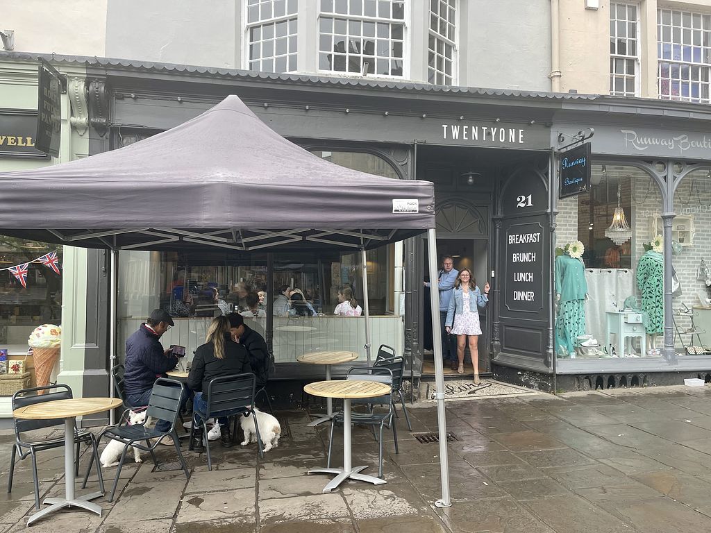 CLOSED: Twentyone - Wells Restaurant - HappyCow