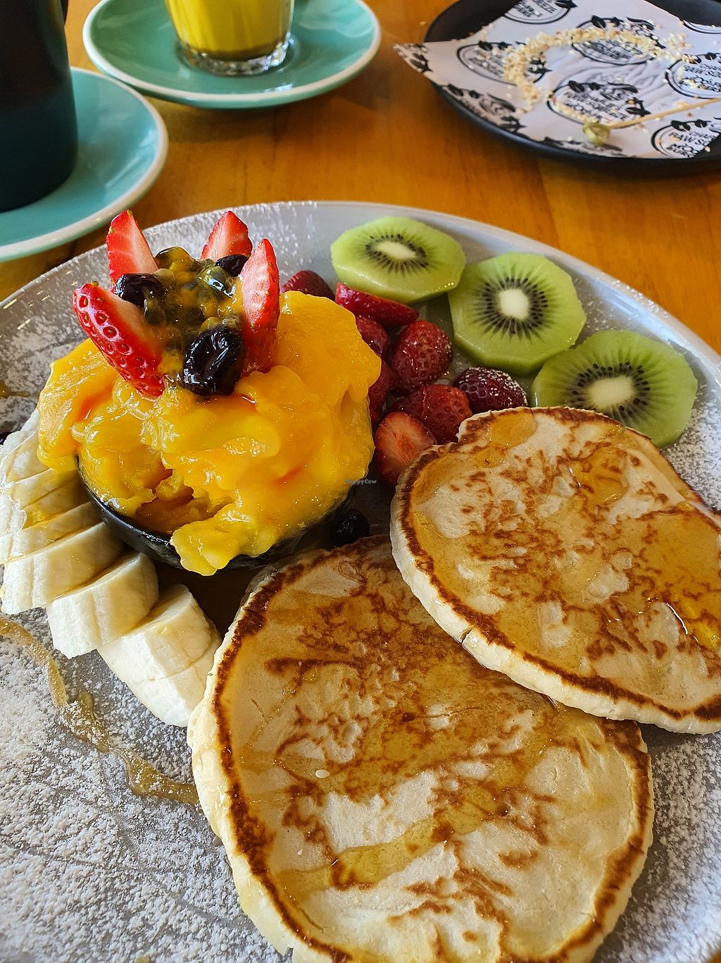 CLOSED: Charlie's Raw Squeeze - West End Queensland Restaurant - HappyCow