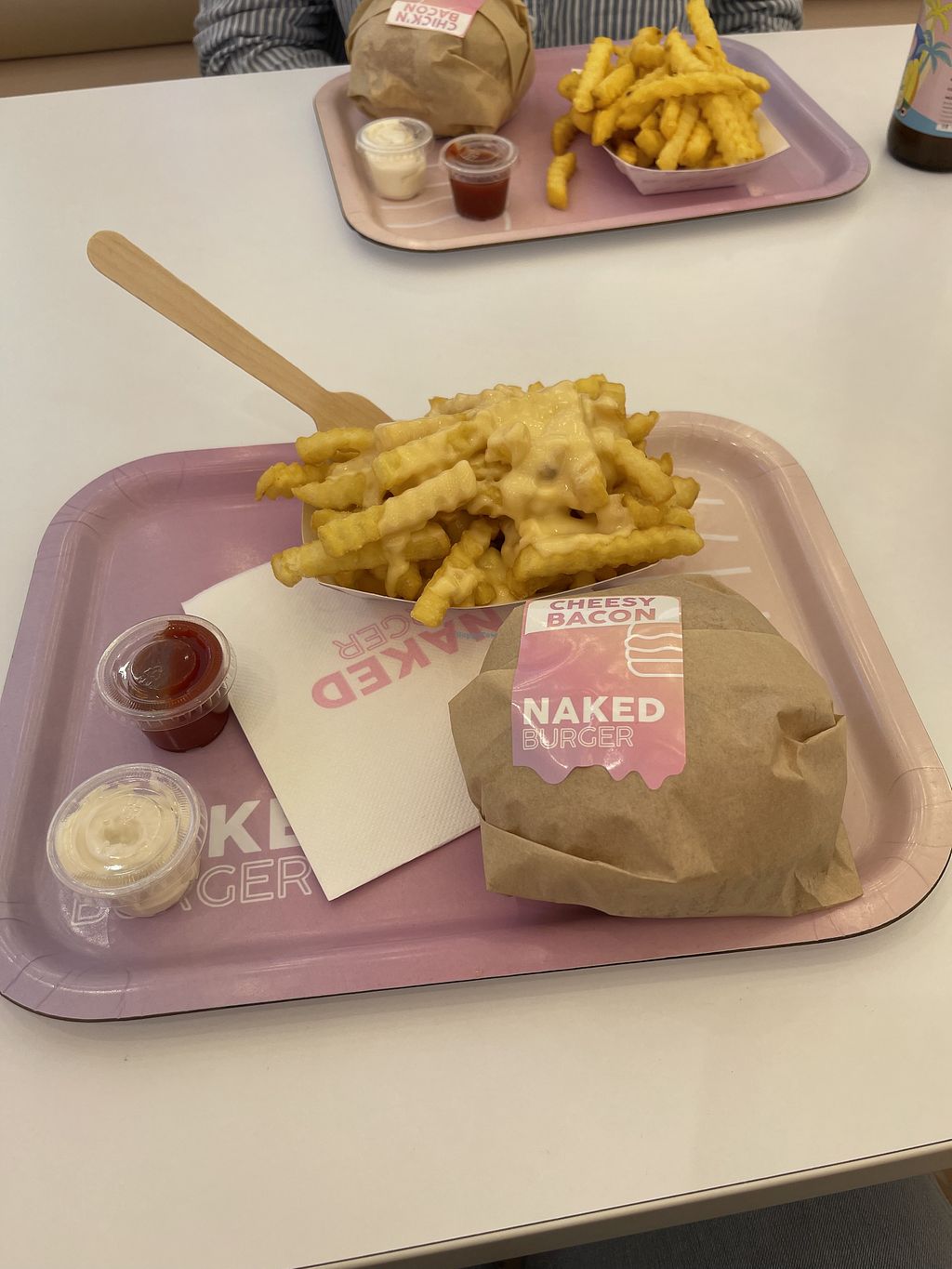 Closed Naked Vegan Burger Wagram Paris Restaurant Happycow