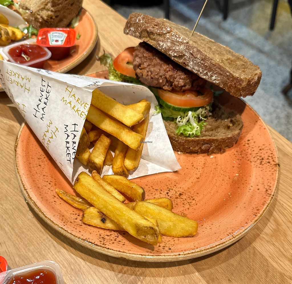 AMS - Harvest Market - Schiphol Restaurant - HappyCow