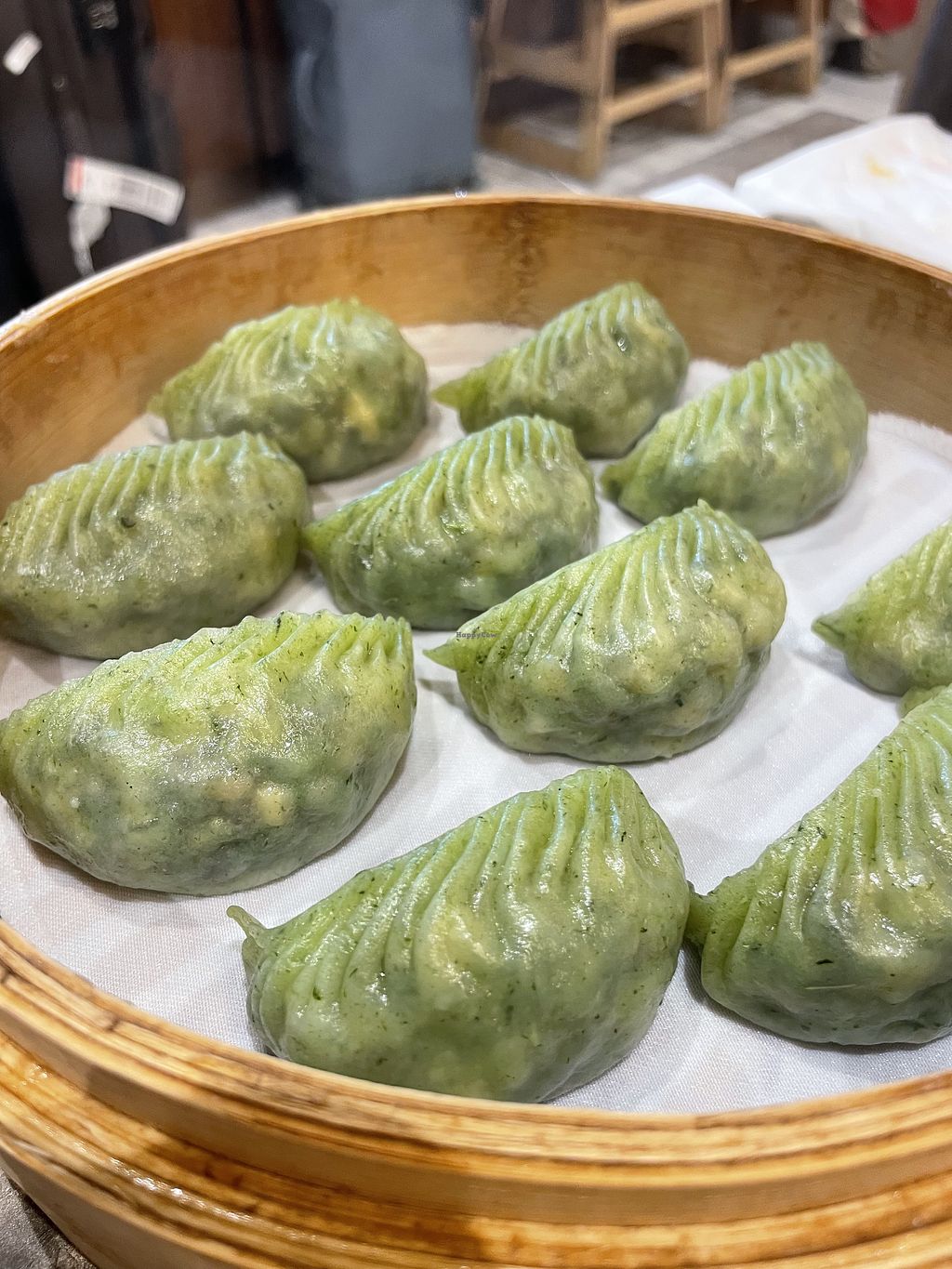 SIN - Din Tai Fung 鼎泰豐 - Jewel - East Singapore Restaurant - HappyCow