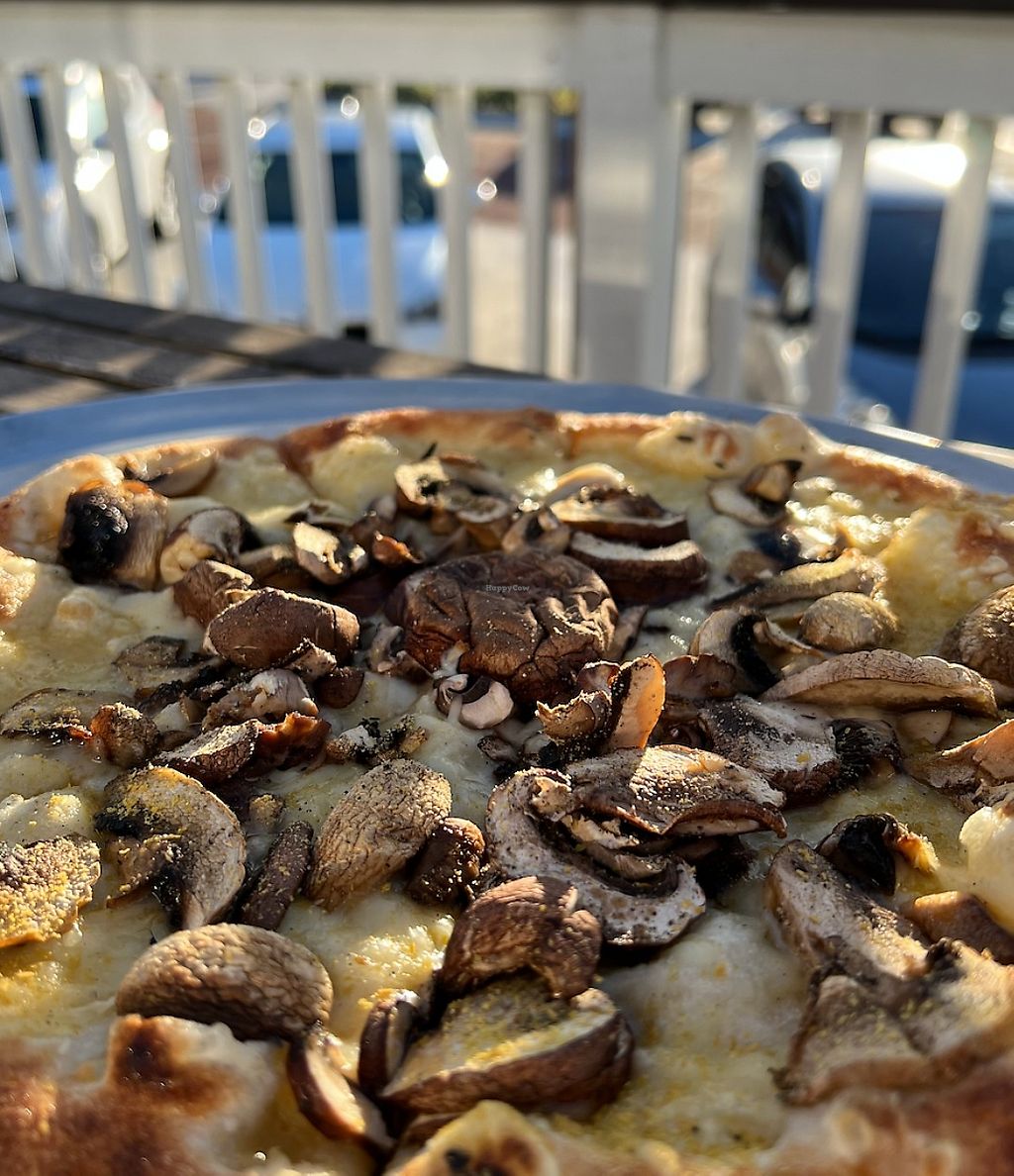 Lojax Good Eats - Sanford Florida Restaurant - HappyCow