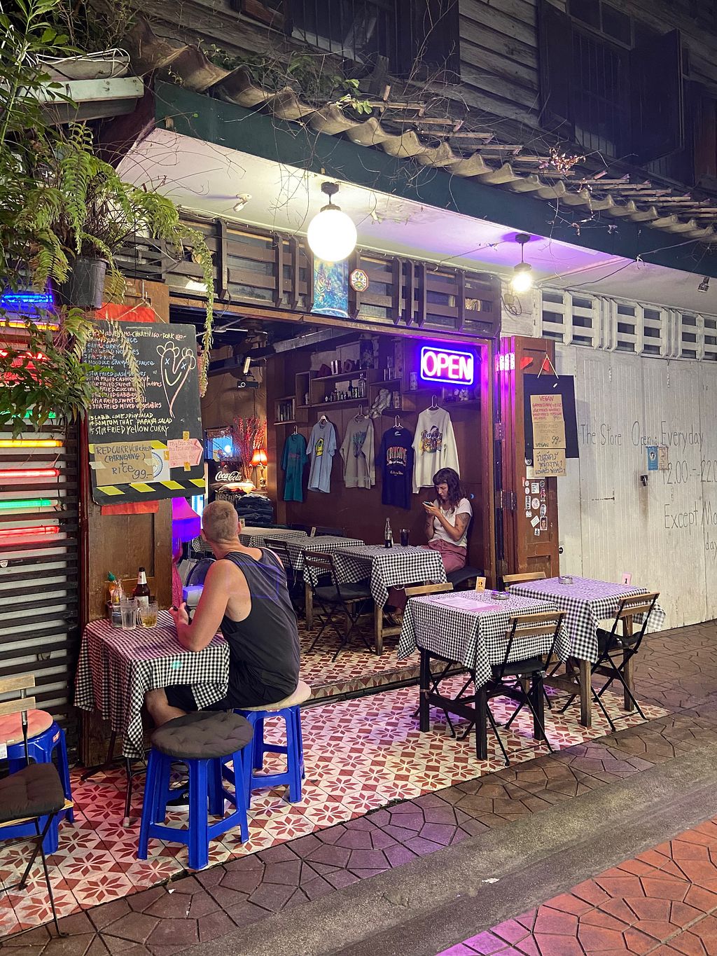 CLOSED: STUDIYO BAR - Bangkok Restaurant - HappyCow
