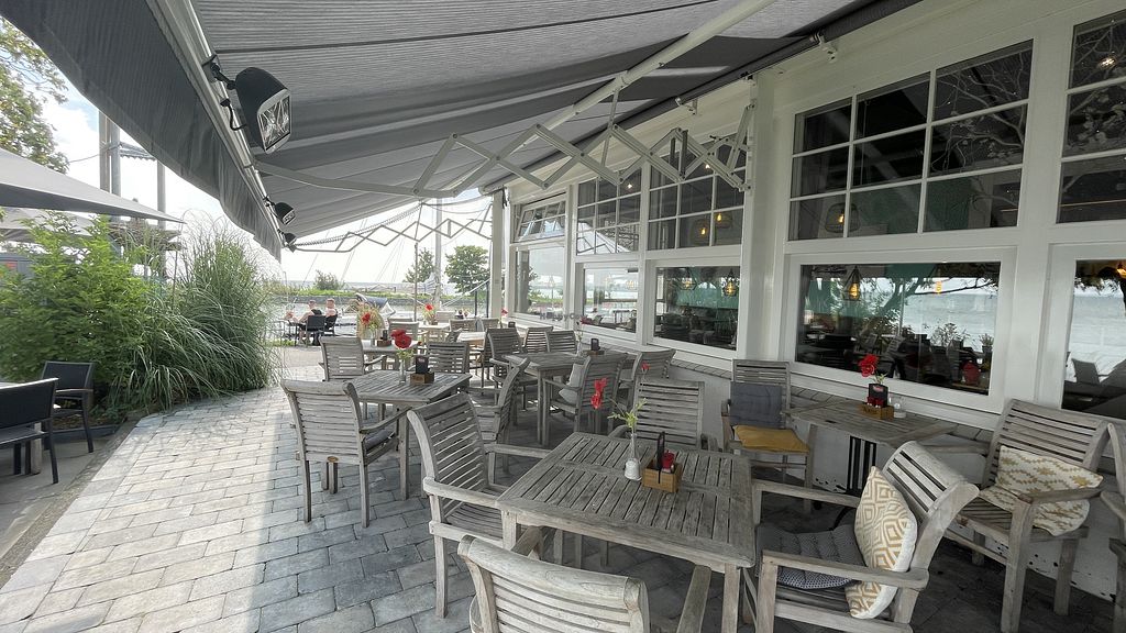 Paviljoen Strandbad Edam - Edam Restaurant - HappyCow