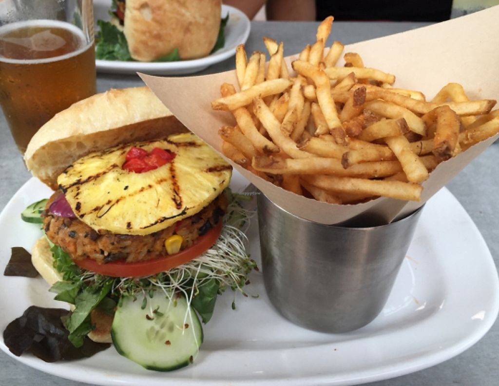 CLOSED: The Counter - Reston Virginia Restaurant - HappyCow