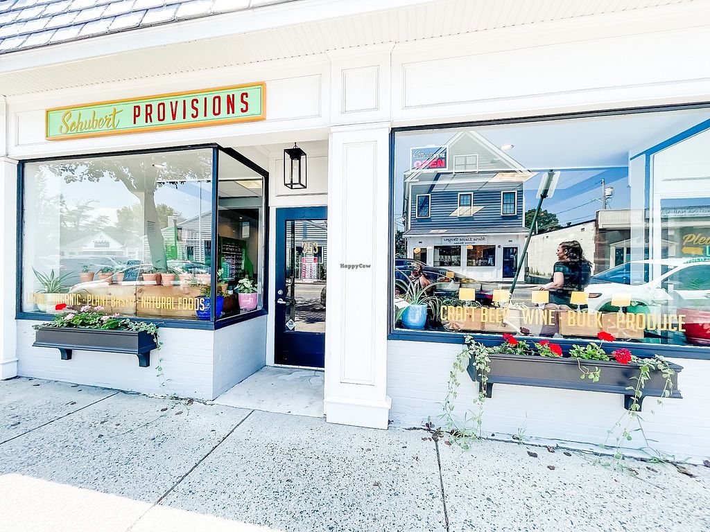 CLOSED: Schubert Provisions - Braintree Massachusetts Veg Store - HappyCow