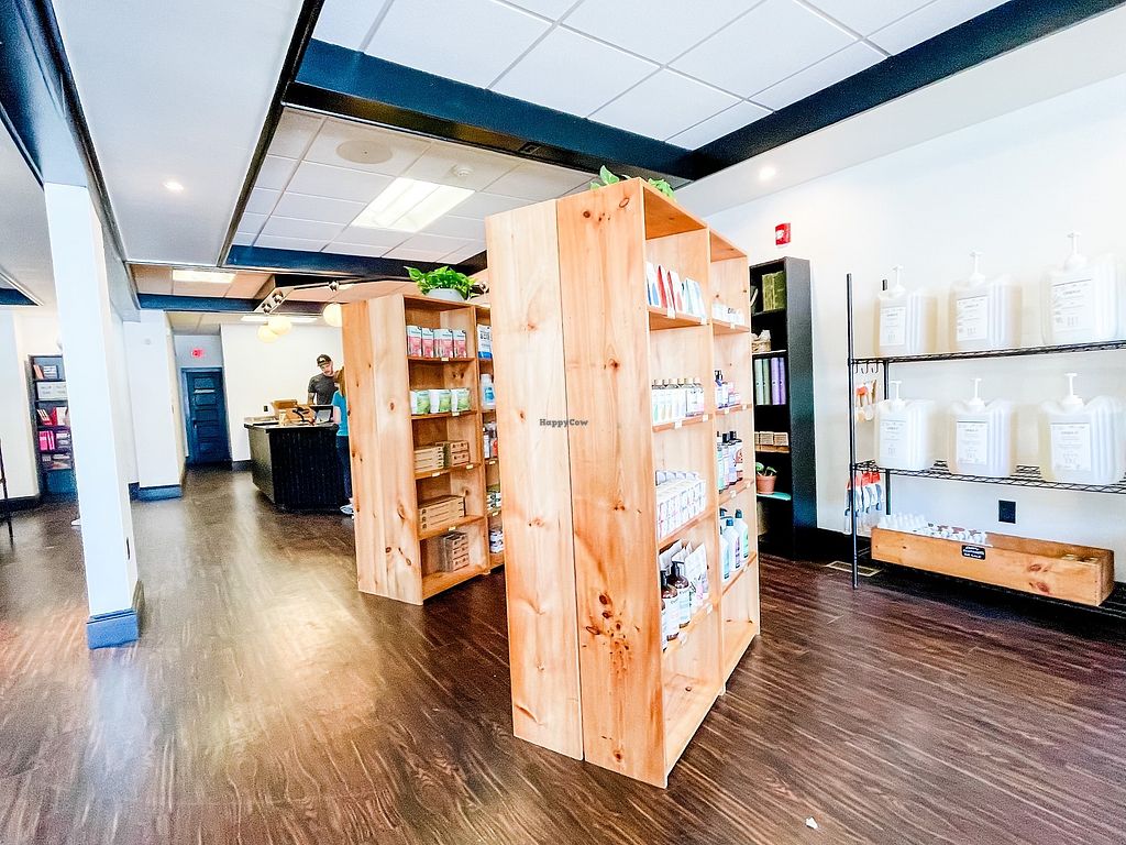 CLOSED: Schubert Provisions - Braintree Massachusetts Veg Store - HappyCow