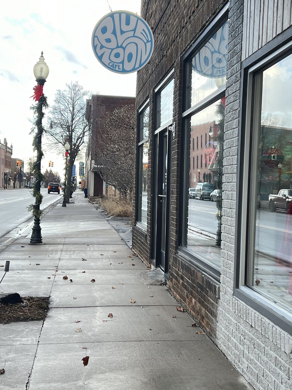 Blue Moon Cafe - Alpena Michigan Restaurant - HappyCow