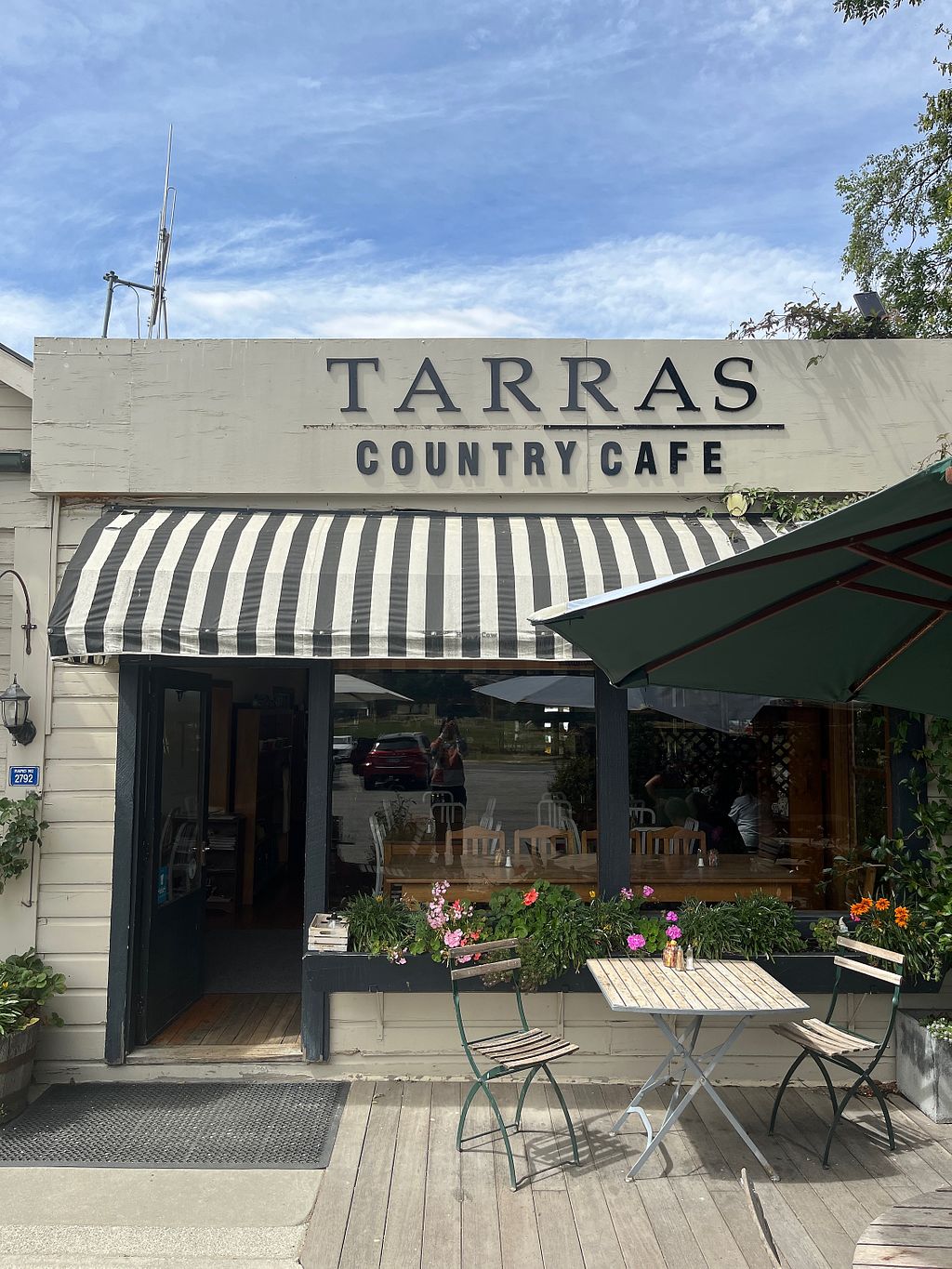 Tarras Country Cafe - Cromwell Restaurant - HappyCow