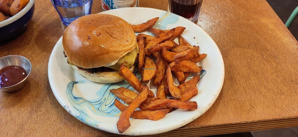 Bomaye Burger - Paradis - Paris | Review "Street African food" by ...