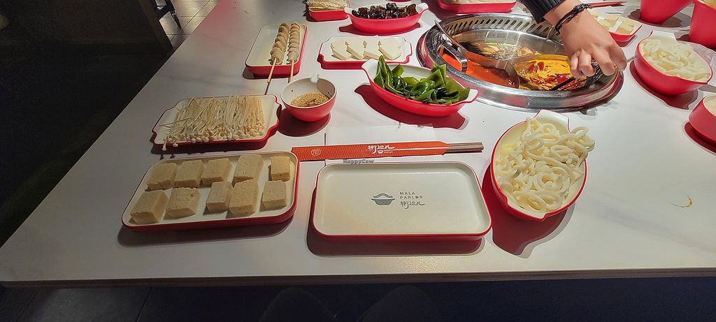 Mala Parlor Hot Pot - Champaign Illinois Restaurant - HappyCow