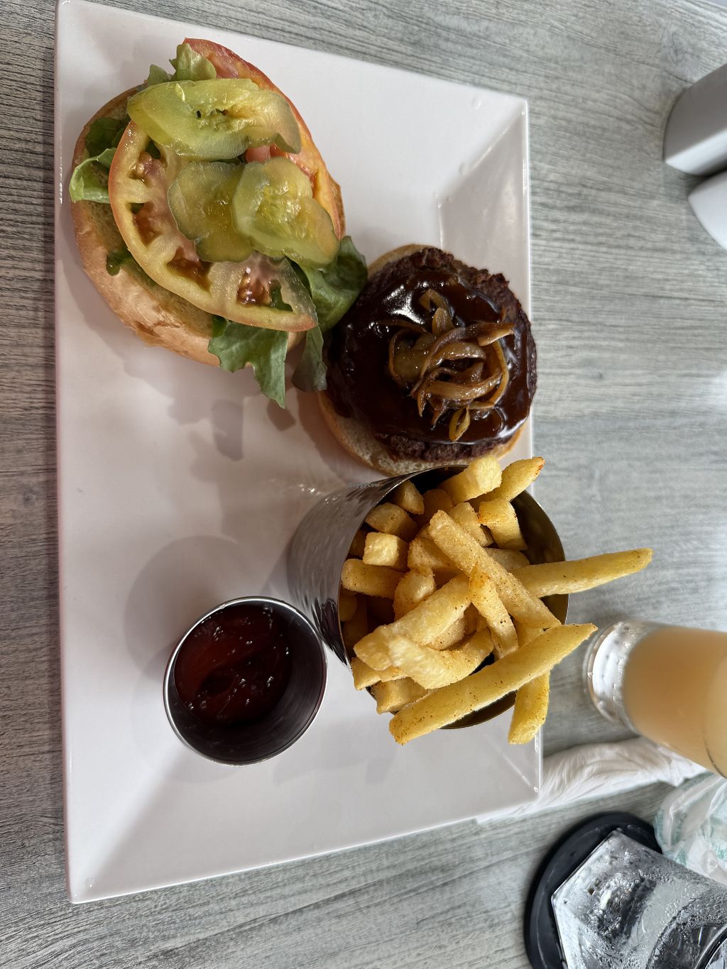 Cafe 195 Bistro Bar - Saint Michael Restaurant - HappyCow