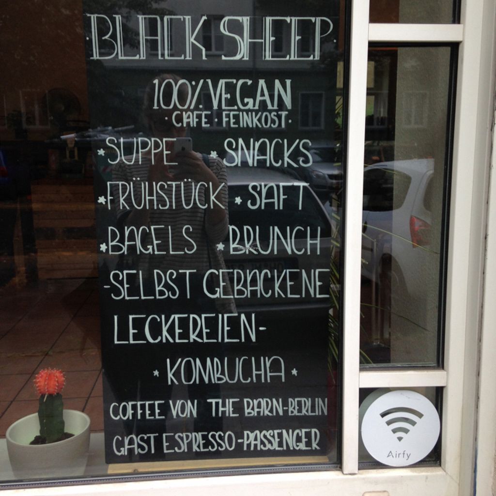 CLOSED: White Crow - Berlin Restaurant - HappyCow