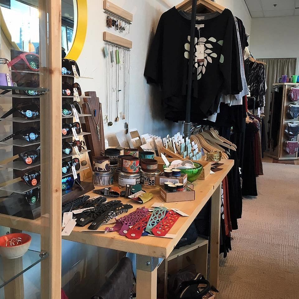 CLOSED: Drizzle & Shine - Seattle Washington Veg Store - HappyCow