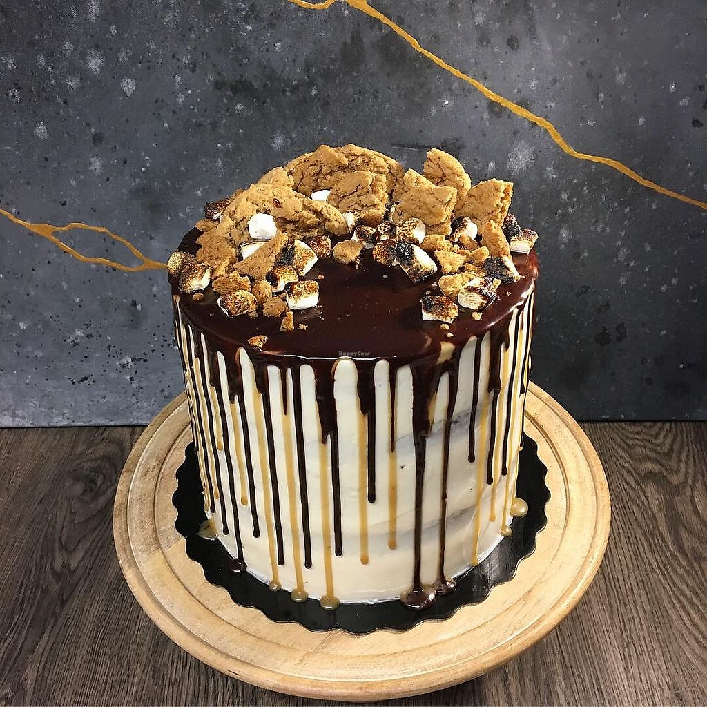 CLOSED: Dutch Girl Cafe - Edmonton Alberta Catering - HappyCow