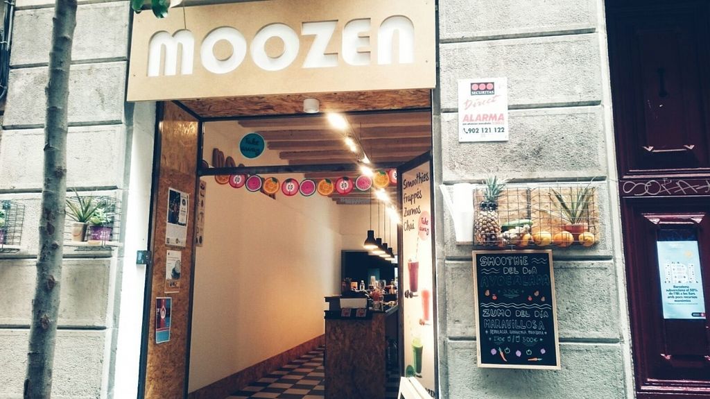 CLOSED: Moozen Smoothies - Barcelona Restaurant - HappyCow
