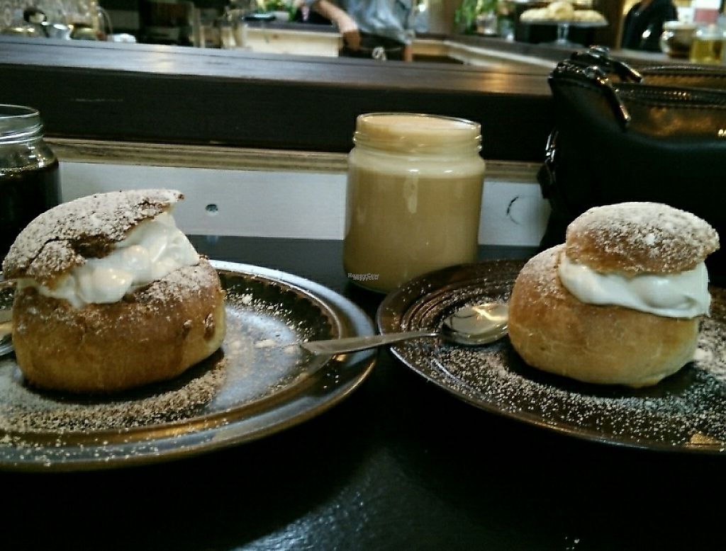 CLOSED: Ladan - Malmo Bakery - HappyCow