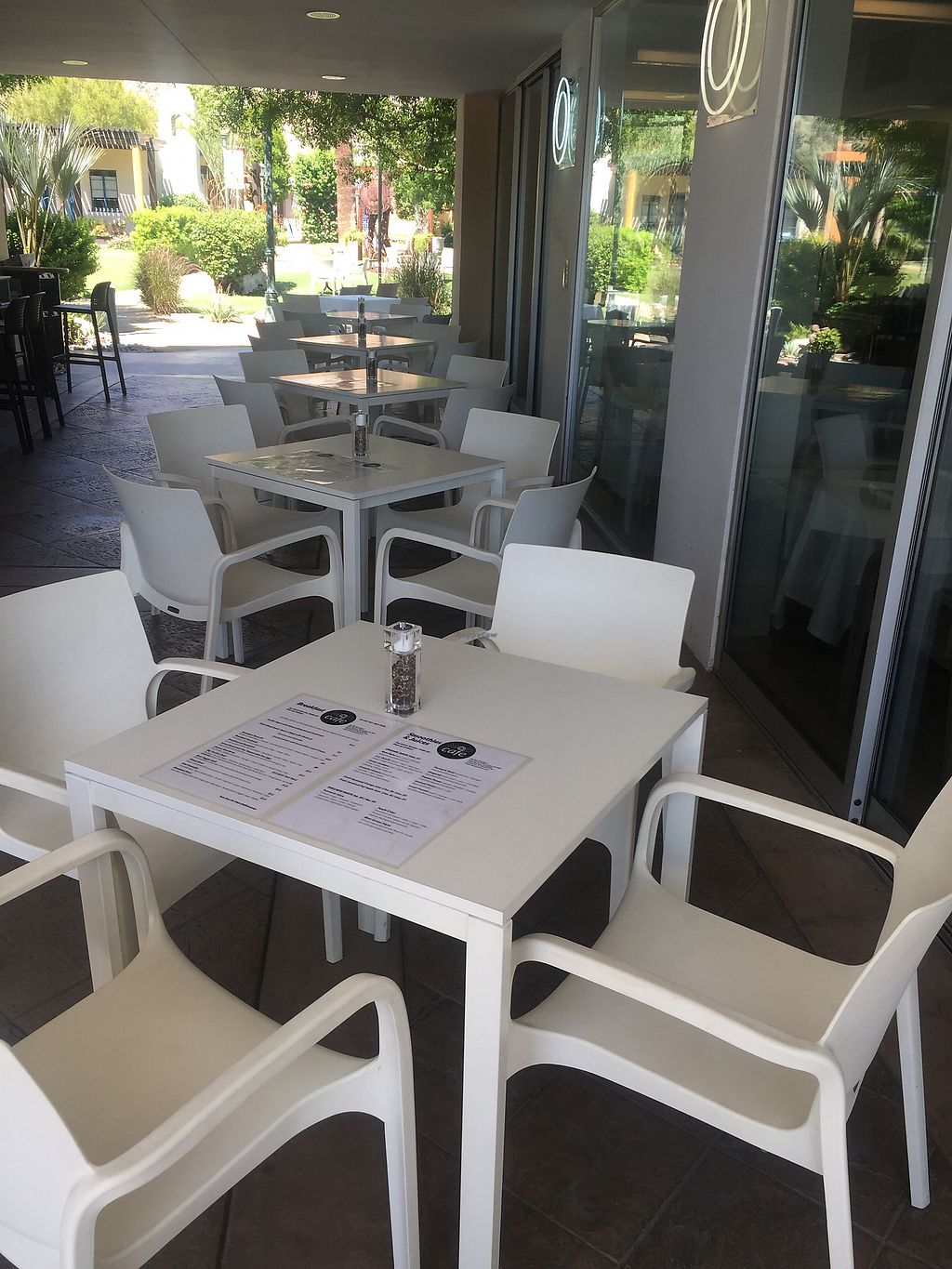 CLOSED: MidMod Cafe - Palm Springs California Restaurant - HappyCow