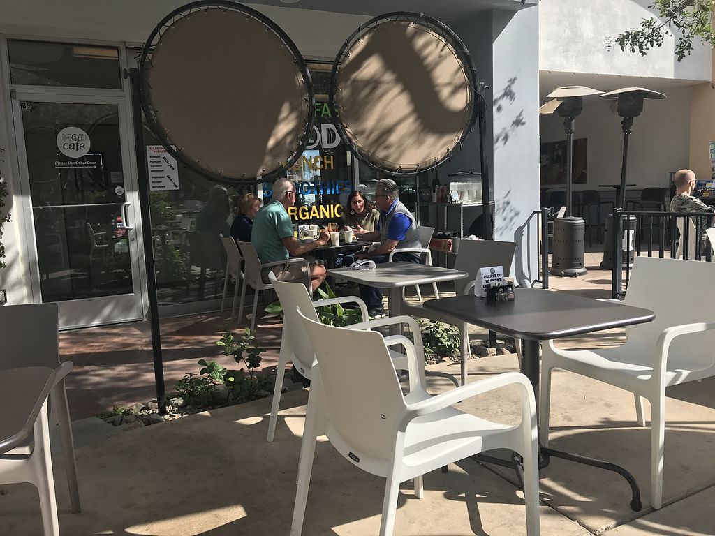 CLOSED: MidMod Cafe - Palm Springs California Restaurant - HappyCow