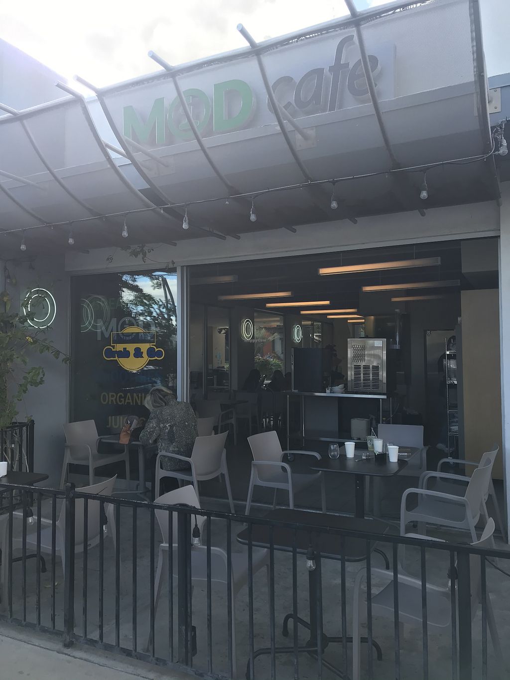 CLOSED: MidMod Cafe - Palm Springs California Restaurant - HappyCow