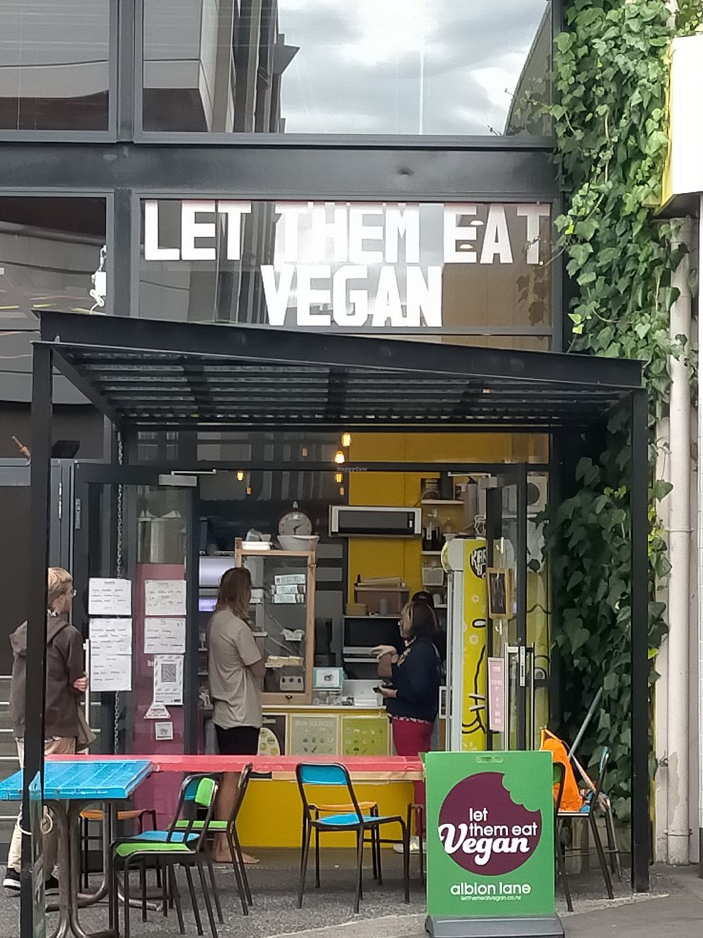 Let Them Eat Vegan - Dunedin | Review "How I love my vegan restaurants ...