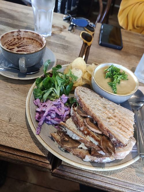 Sundial Cafe - Dunfermline Restaurant - HappyCow