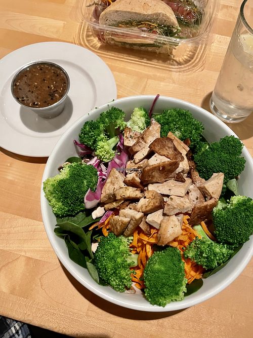 The Tomato Head - downtown - Knoxville Tennessee Restaurant - HappyCow