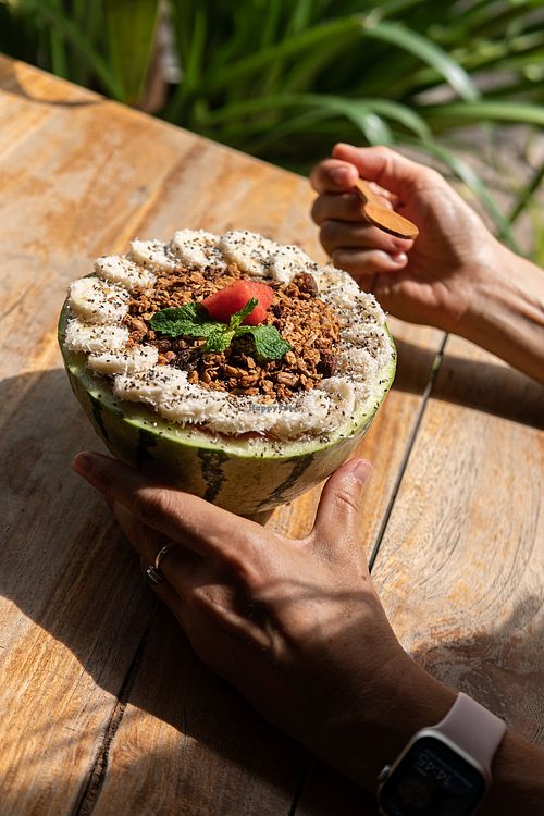 Squeeze Me - Mirissa | Review "Mostly vegan - amazing smoothie bowls ...