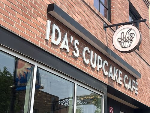 Ida's Cupcake Cafe - Redmond Oregon Bakery - HappyCow
