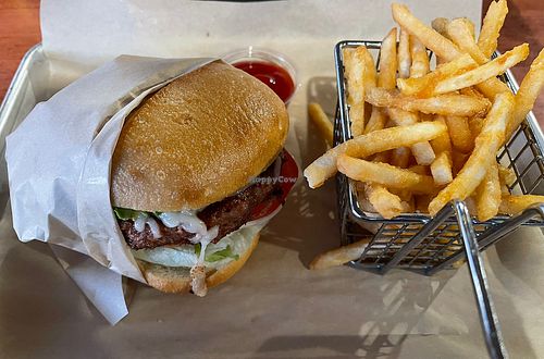 Cardiff Beach Bar @ Tower 13 - Cardiff California Restaurant - HappyCow