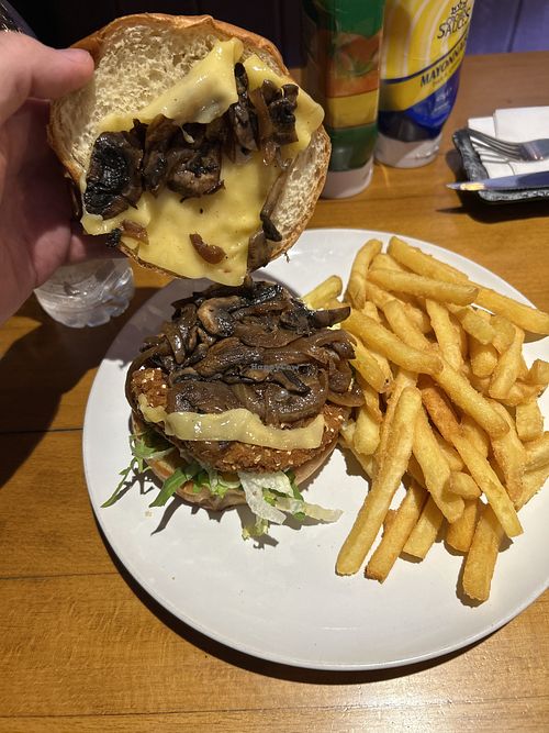 Burgers.Ink / Wagyu to go - Wied Il-ghajn | Review "Wagyu's Tofu Pad ...