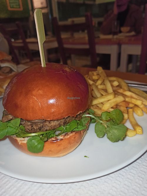 Cheers Burger - Corroios Restaurant - HappyCow