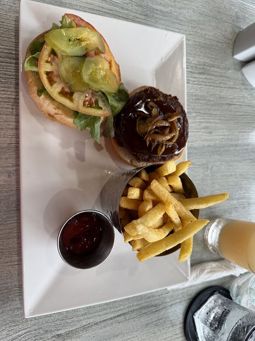 Cafe 195 Bistro Bar - Saint Michael Restaurant - HappyCow