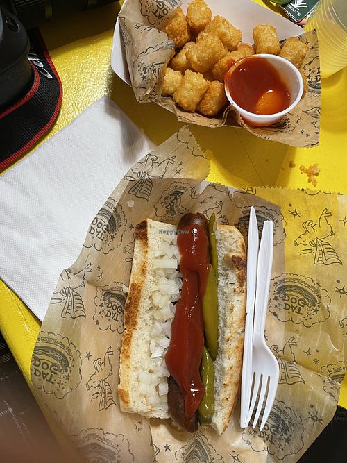 Dat Dog - Magazine St - New Orleans Louisiana Restaurant - HappyCow