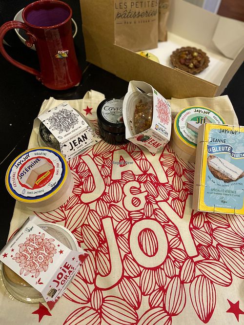 Jay & Joy - Paris Veg Store - HappyCow